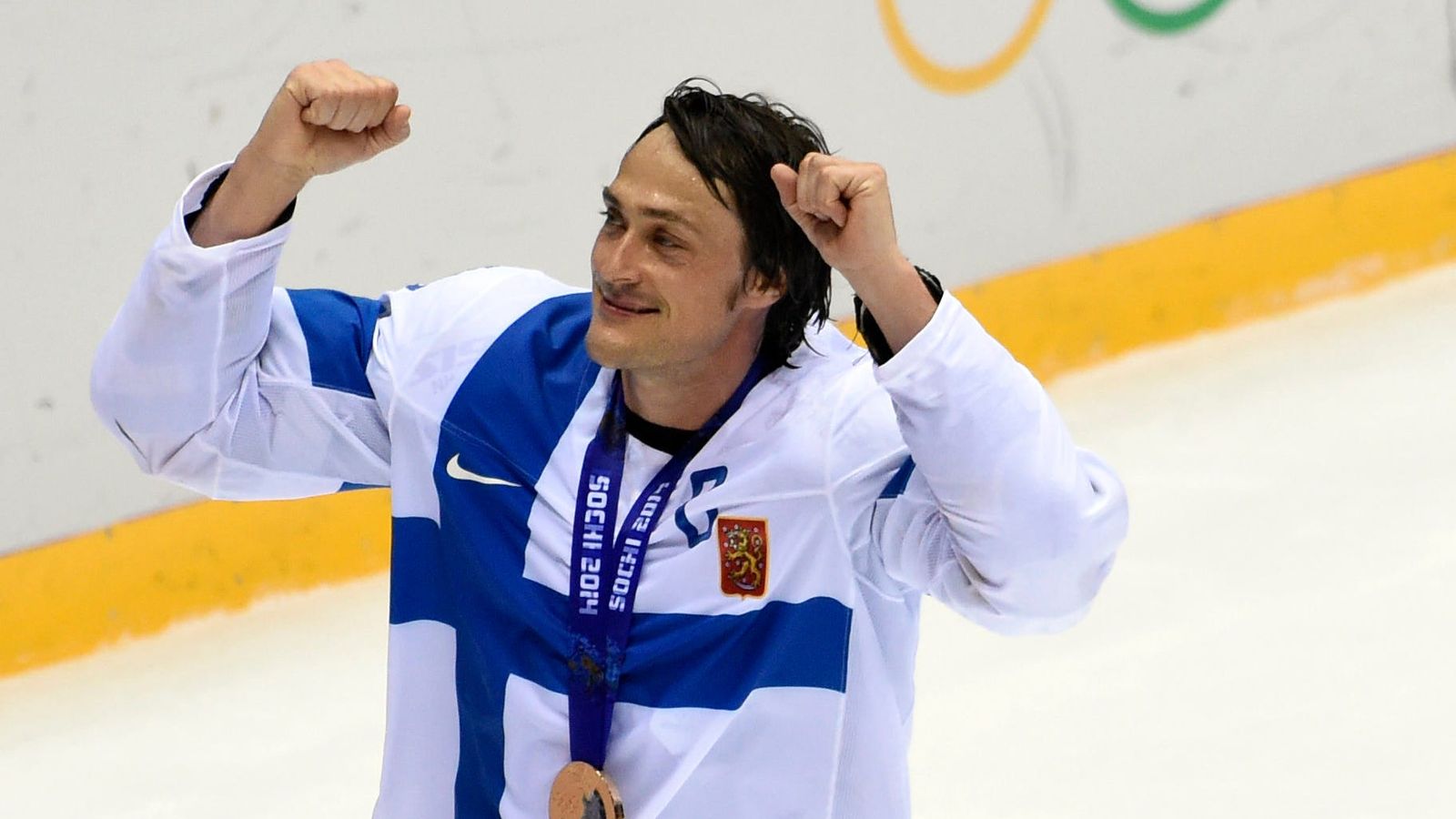 Canada Beats Finland for Gold; Selanne Slams IIHF Officiating